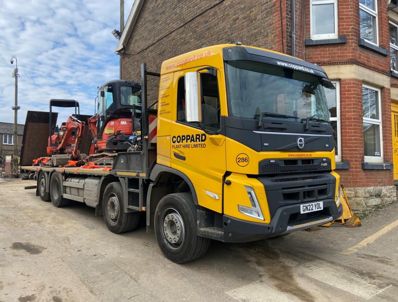8 Wheel Beaver Tail Lorry - Coppard Plant Hire Ltd