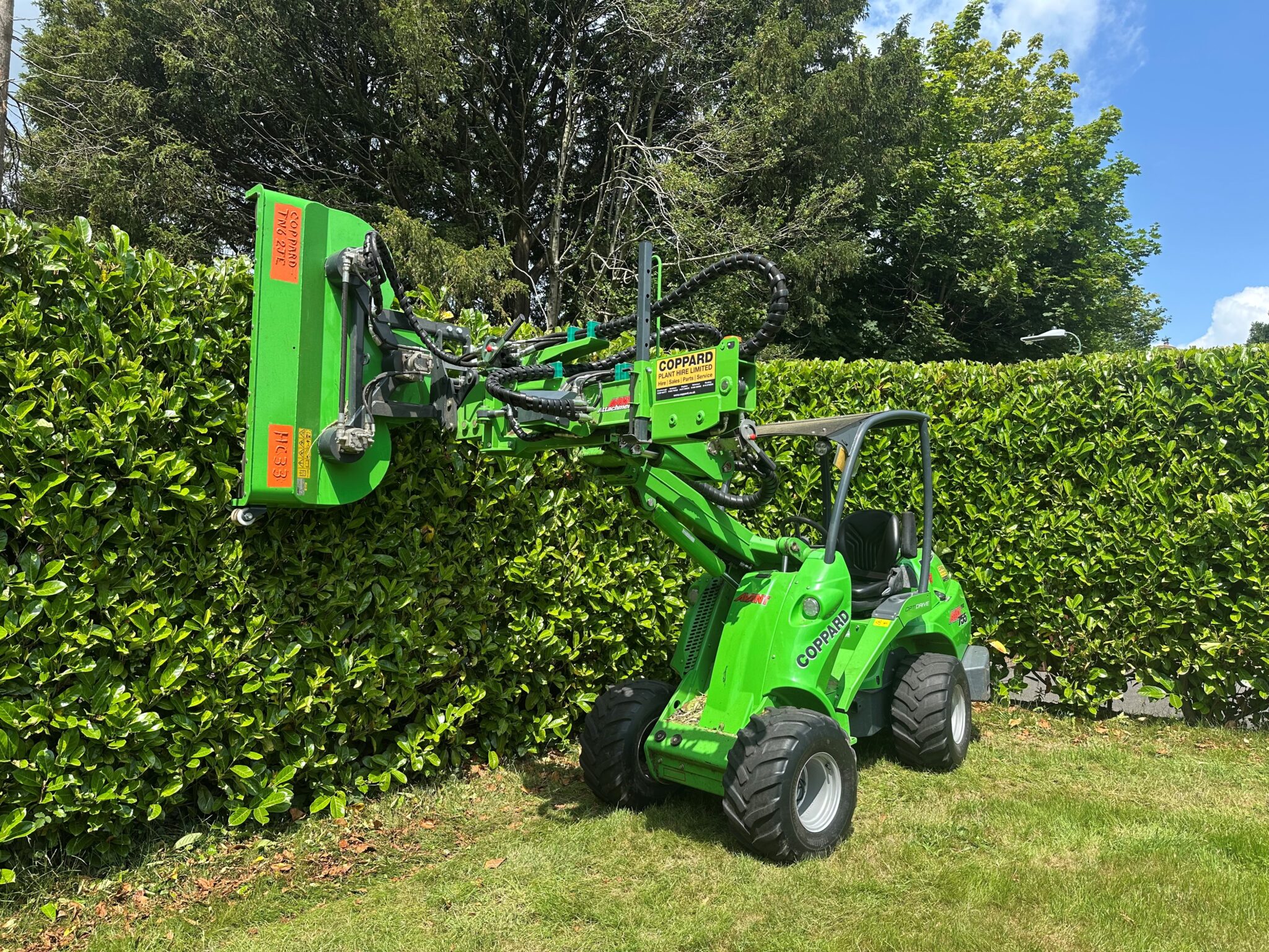 Hedge cutter S30 with hydraulic side arm to suit Avant - Coppard Plant ...