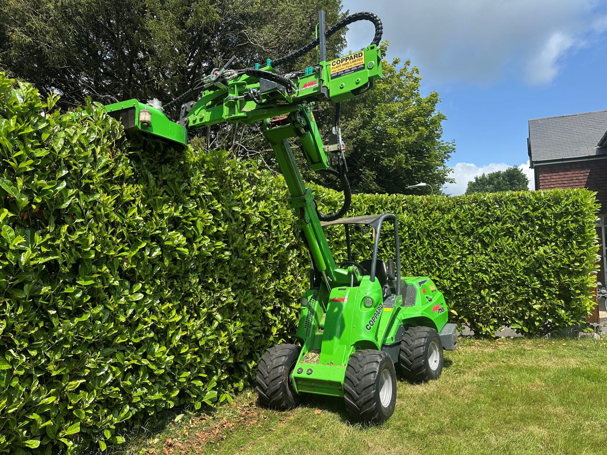 Hedge cutter S30 with hydraulic side arm to suit Avant - Coppard Plant ...